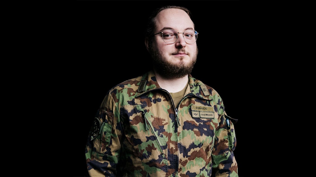 « L’armée, les lettres… et un sextoy : le soldat Tim Bonardo dévoile ...